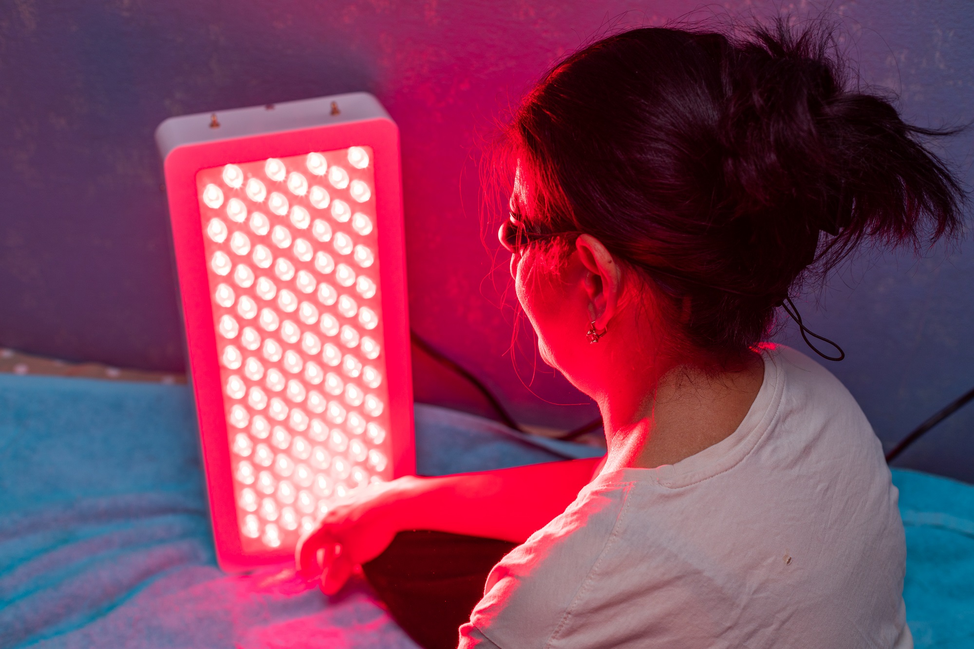 LED Light Therapy: Benefits, Applications, and Top FAQs - Health Tips ...
